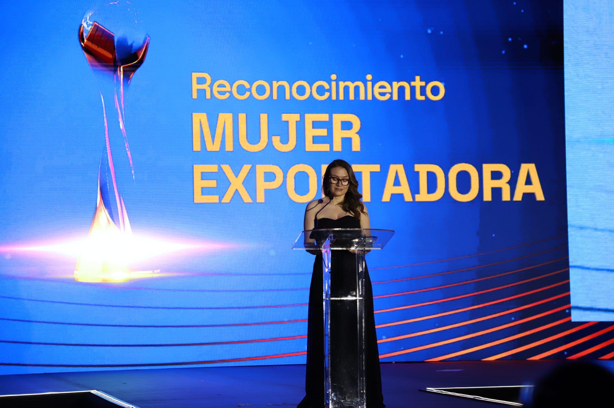 Ingrid Gamboa recibe el reconocimiento “Mujer Exportadora 2025” por su ...